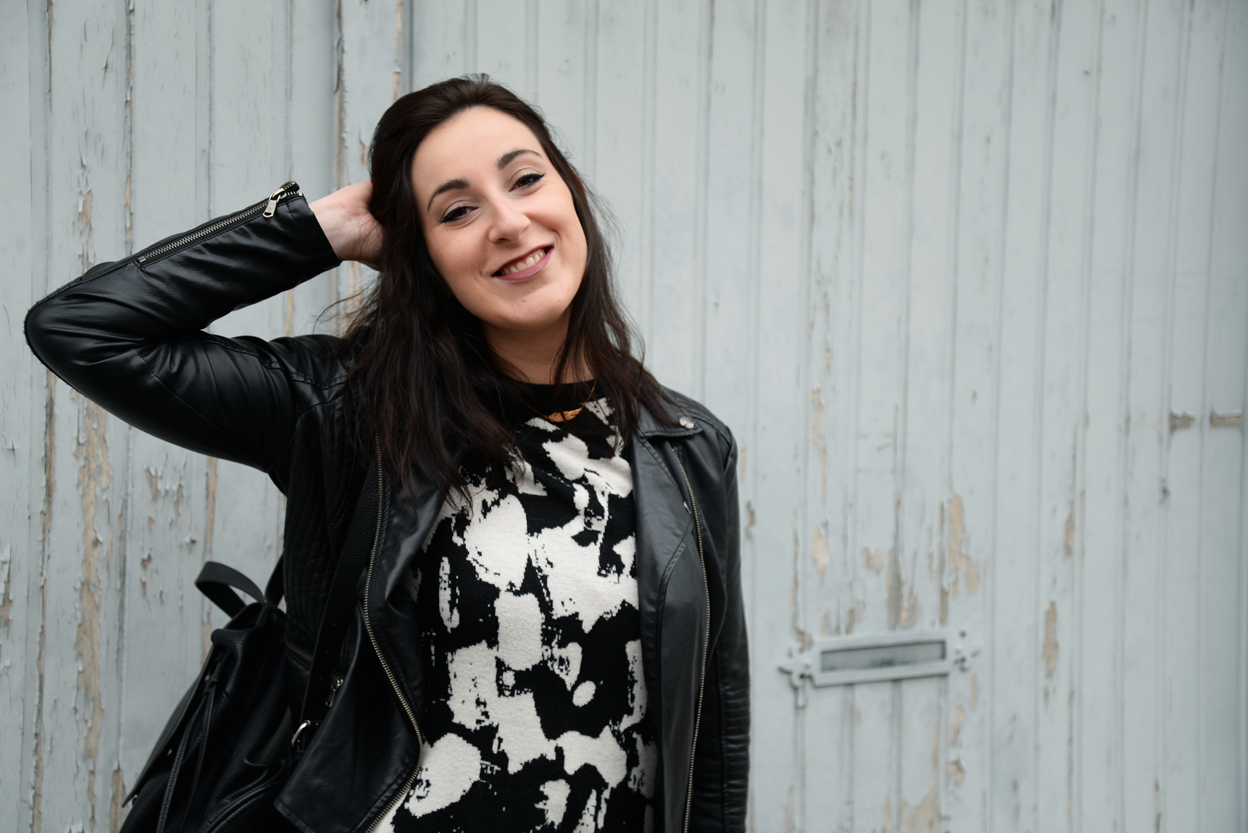 On ose les motifs léopards et à taches avec du vitiligo